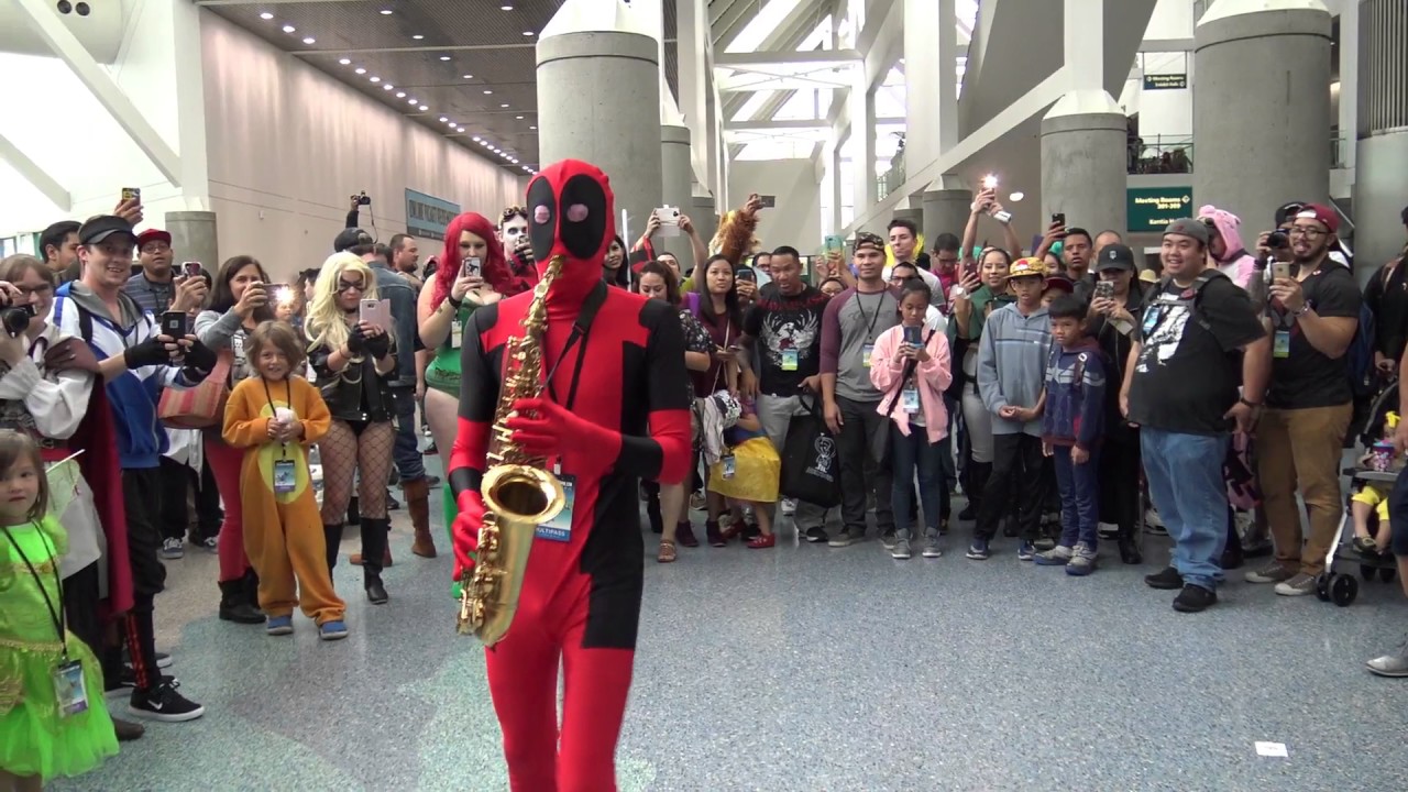 Deadpool Plays Saxophone LIVE at STAN LEES LA COMIC CON 2016 - YouTube