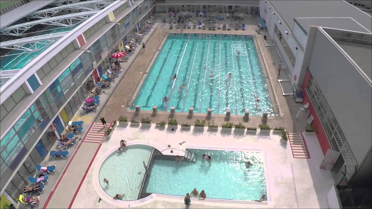 En helicòpter pel Club Natació Terrassa! - YouTube