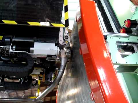 Wing riveting machine by Electroimpact - YouTube