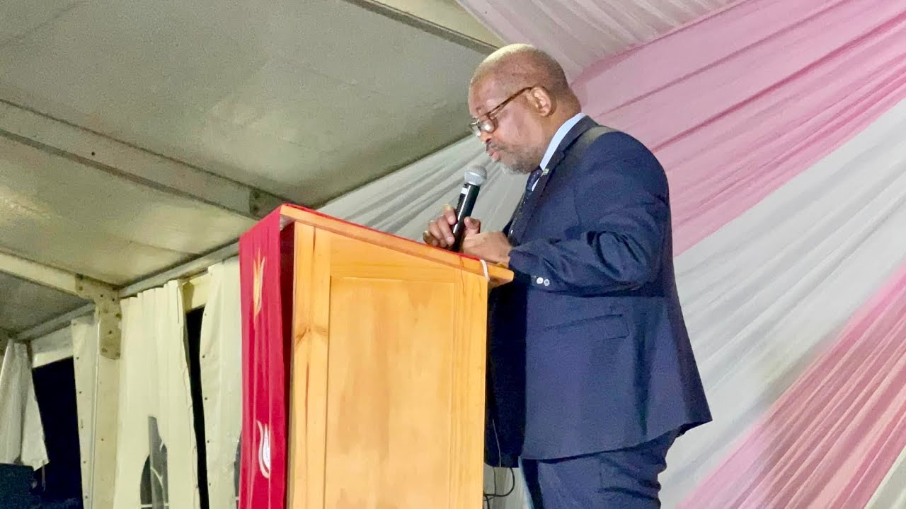 Dr SD Gumbi || Ukuzalwa Nokukhula Kwami - YouTube