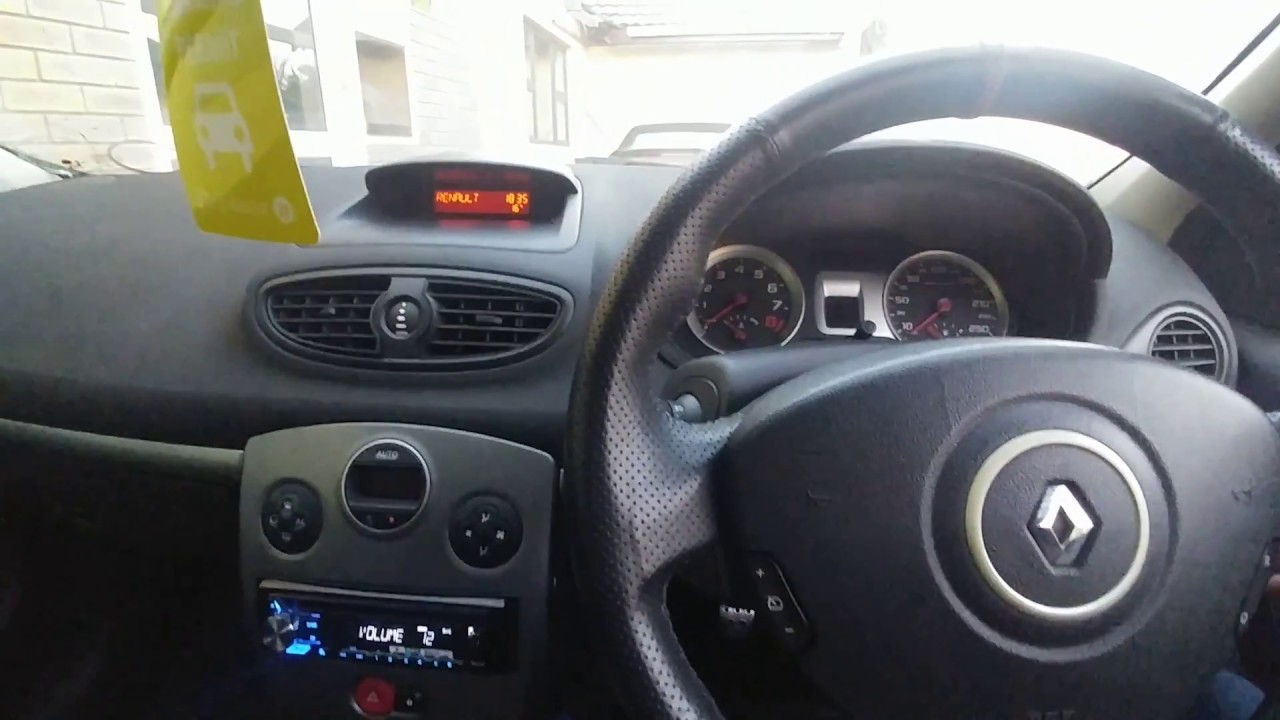 Clio 3 (197) Pioneer headunit with wiring adapter - YouTube
