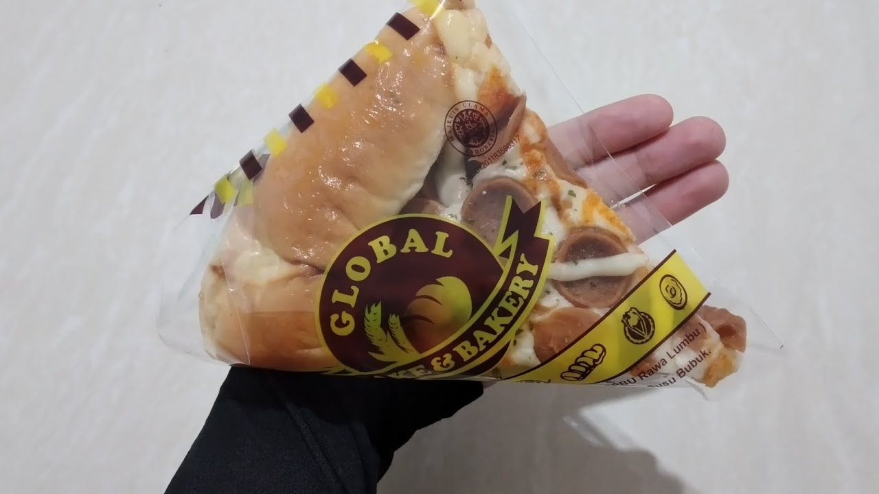 Review roti pizza global cake and bakery garga 8rb - YouTube