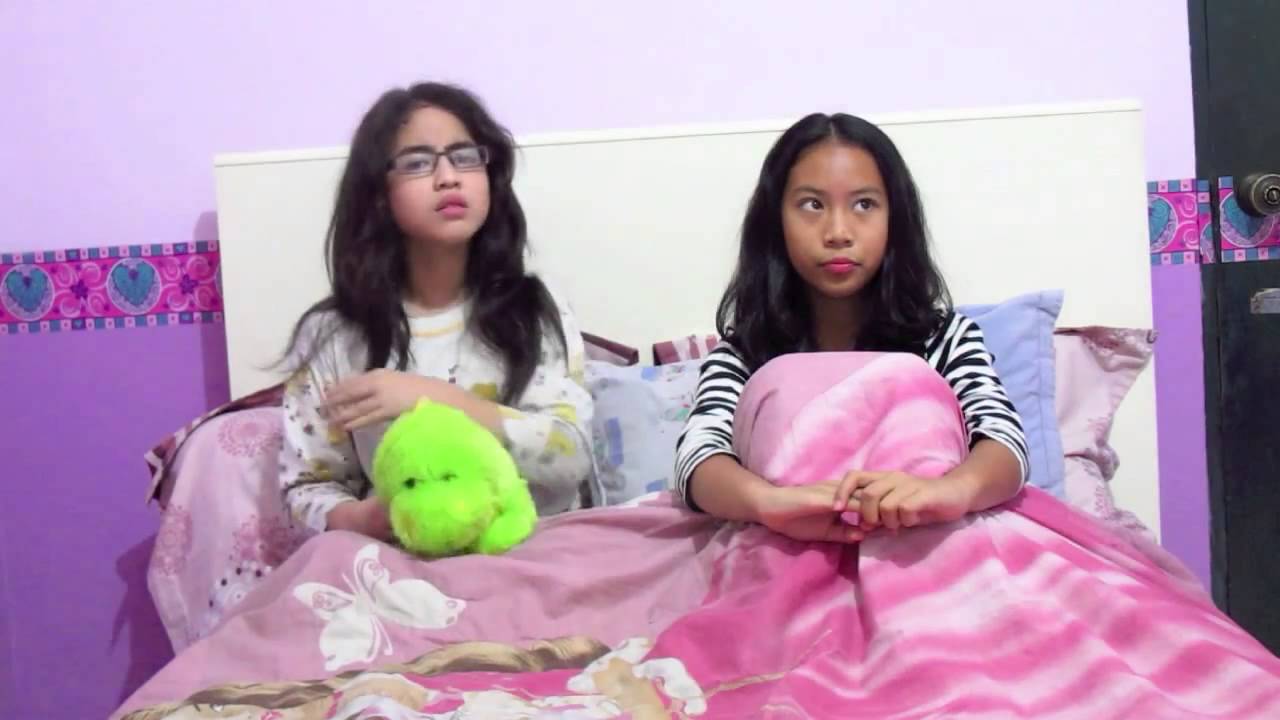 Cat try to tell jade a funny joke skit - YouTube