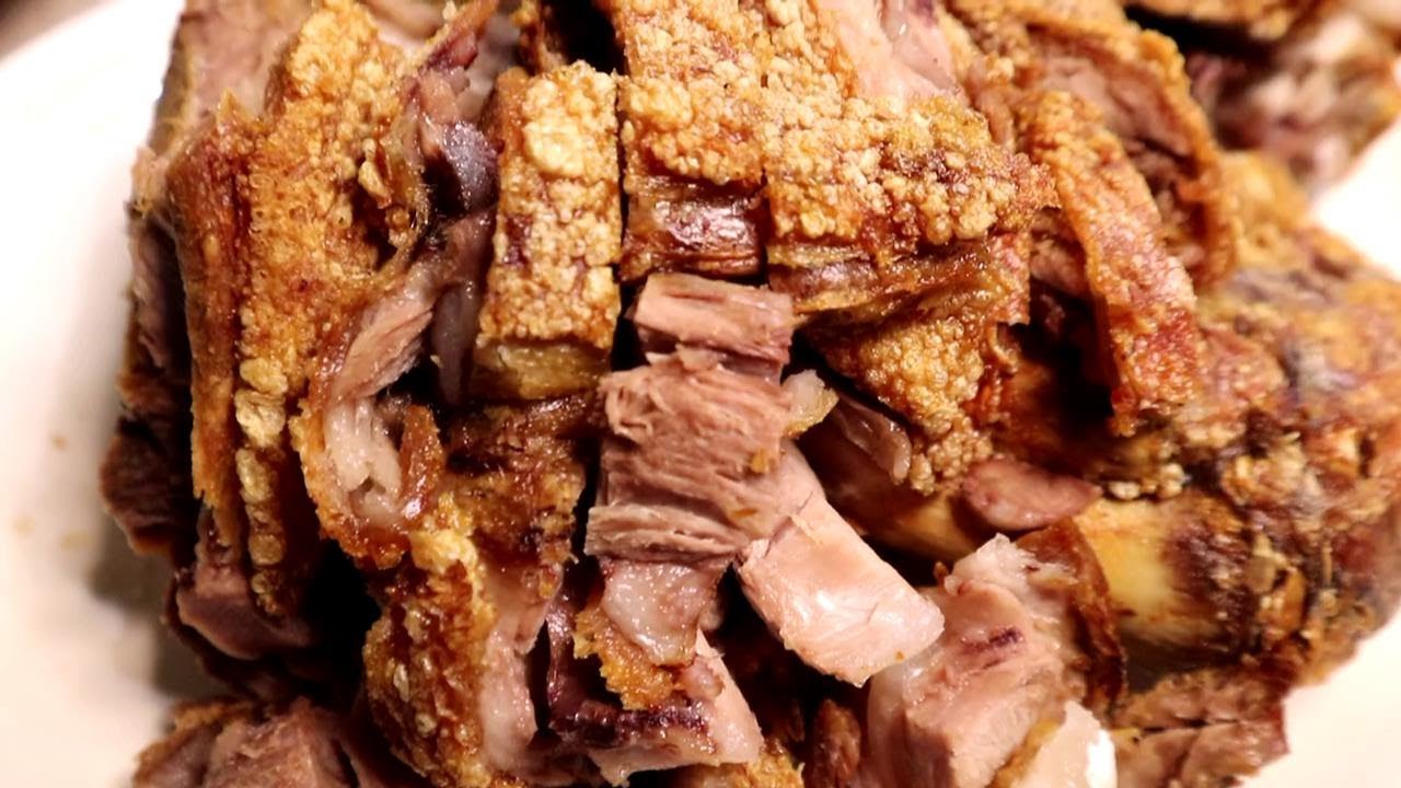 GIANT CRISPY PATA in BAGUIO! Sinigang and Buttered Chicken! GOOD TASTE ...