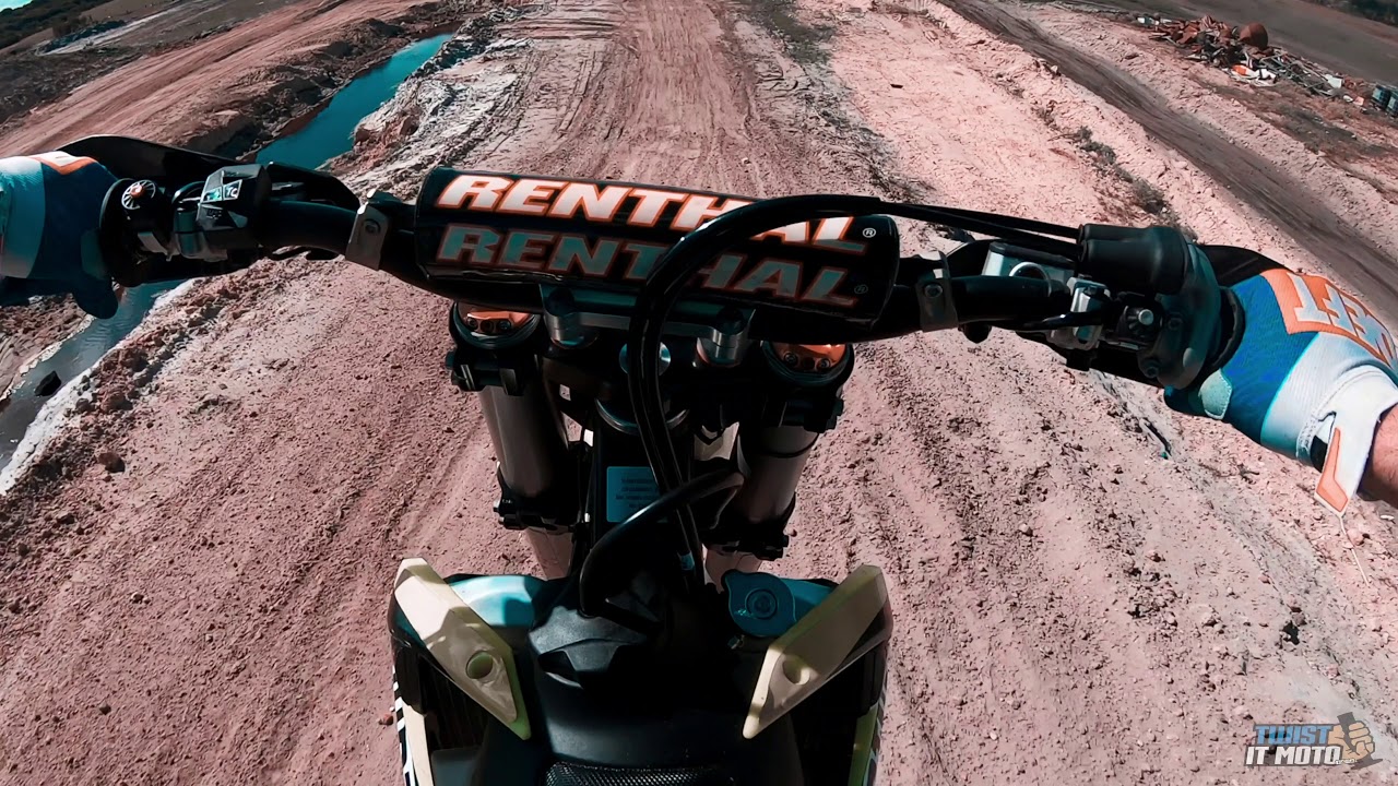 Twist it Moto | Courtney, Heggs, Dercole, Graham, Garratt, Costa - YouTube