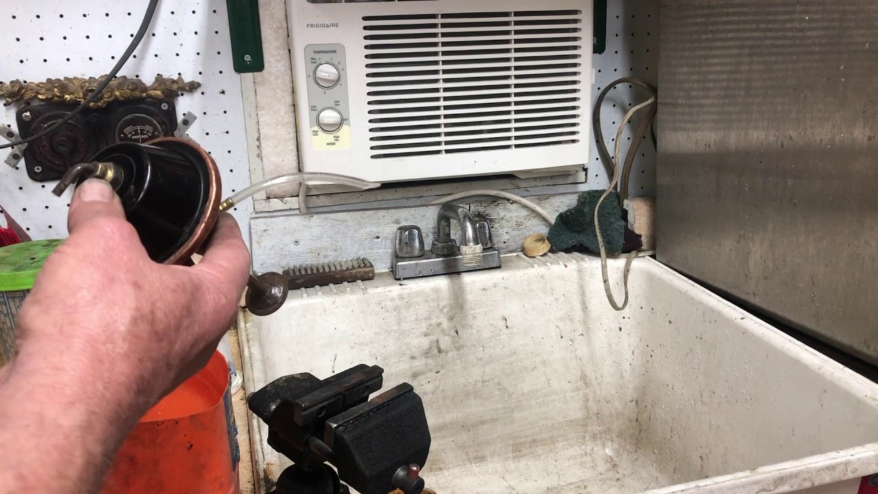 Trico spring loaded vacuum actuated screen washer - YouTube