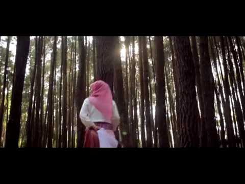 Ayu Pratiwi Muyasyaroh_A Serenade to the Heart of Indonesia