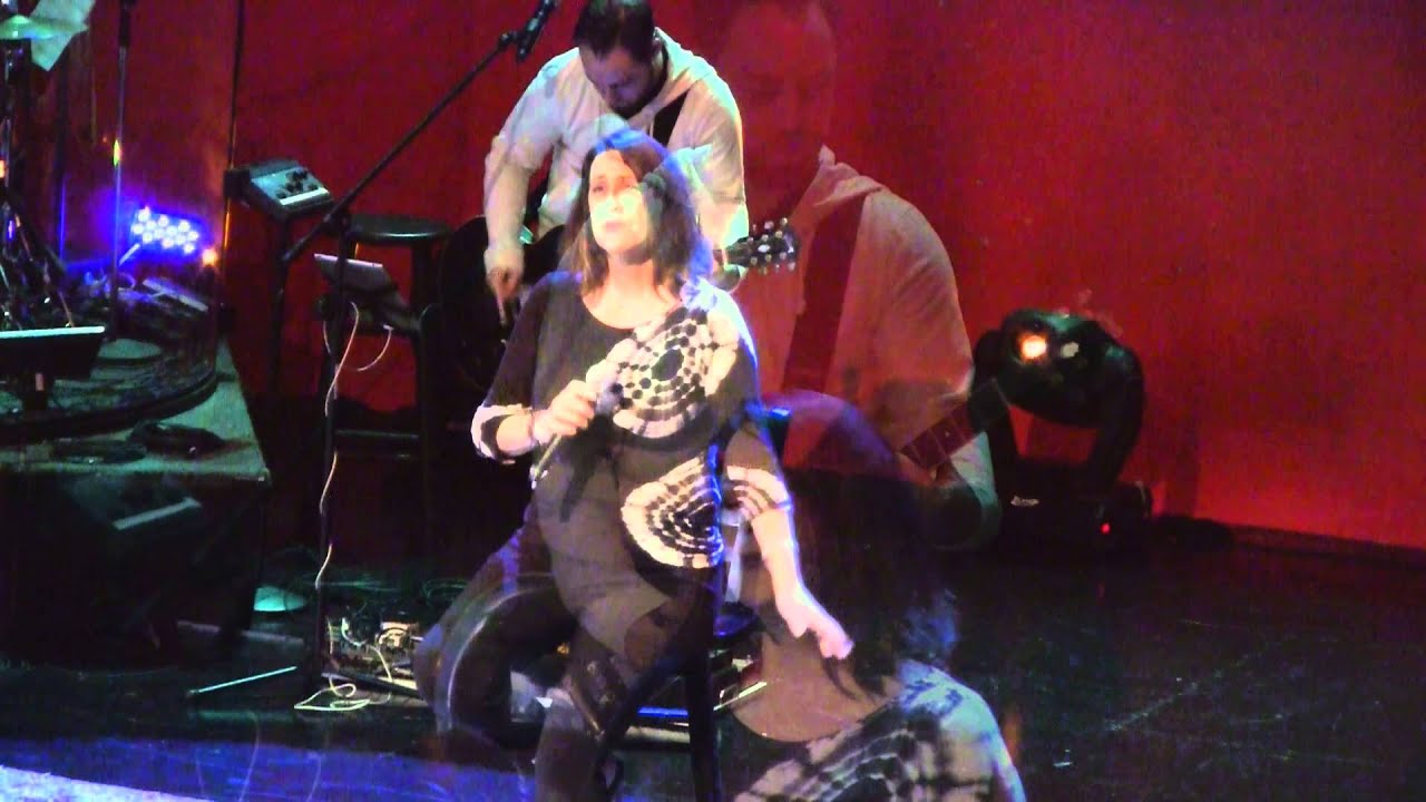 JIll Hennessy singer southern California "Flags" - YouTube