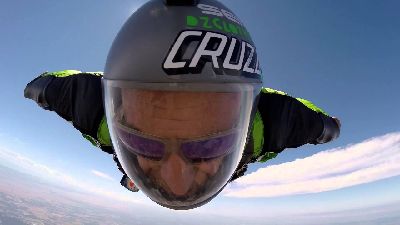 Wingsuit Pilot flies STEEP, FAST and gains altitude while commentating ...