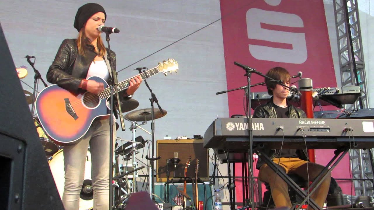 Isabell Schmidt & Kevin Staudt - Where The Wild Roses Grow - YouTube