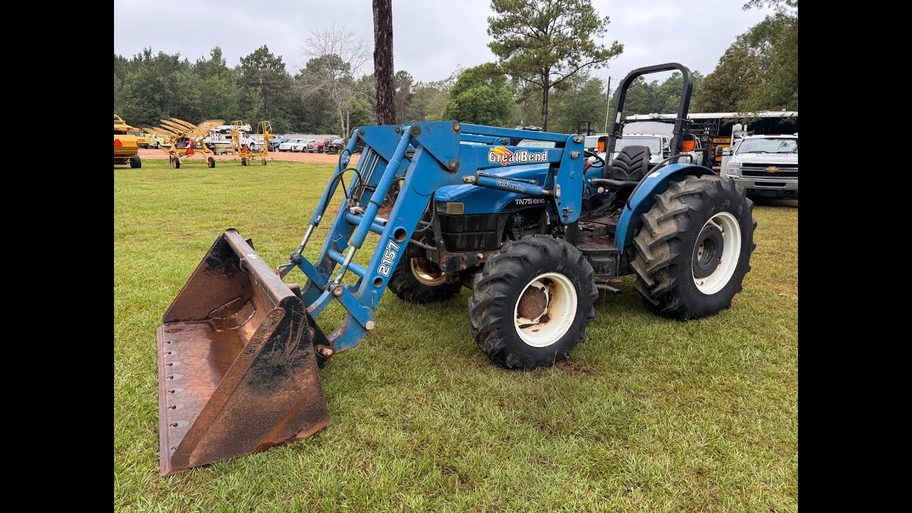 New Holland TN75 4WD Tractor w front bucket - YouTube