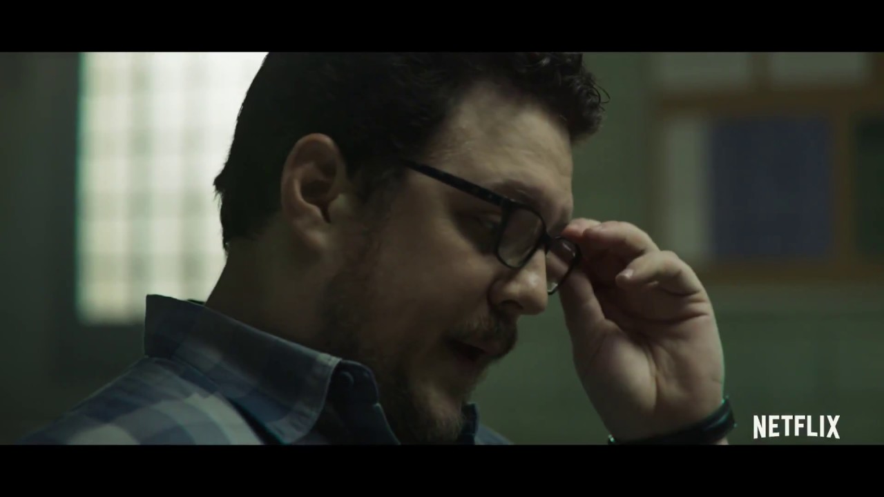 MINDHUNTER Cameron Britton Transforms Into Disturbed Killer Ed Kemper ...