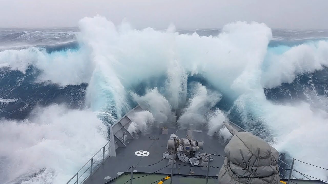 Top 10 Ships in Horrible Storms / Ships Caught in Monster Waves - YouTube