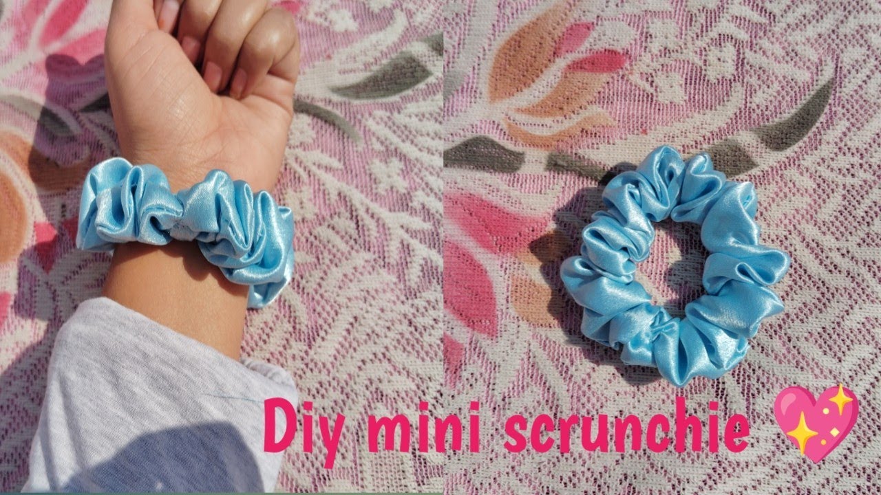 Diy mini scrunchie 💖 #mini scrunchie tutorial video #viralvideo # ...