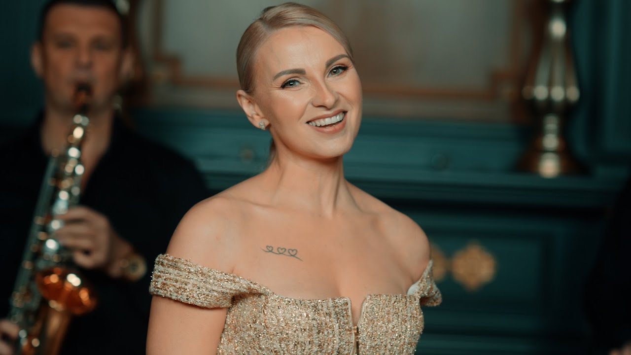 Lena Miclaus - Bage o-nverzit pădurea (Official video) - YouTube