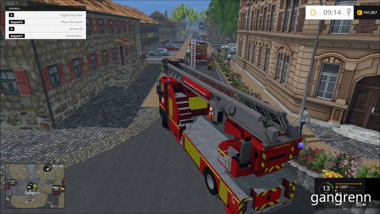 Départ EPA pompier sur incendie - Ladder truck responding to a fire ...