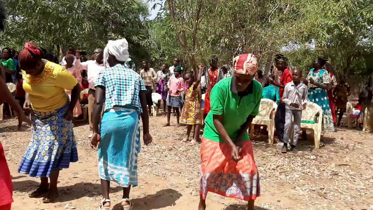 DANCING MACHINE #ZIPPORAH ERIC # - YouTube