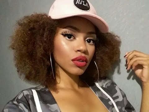 Como colocar boné em cabelo crespo/cacheado -Tutorial ♡ Mariana santos.