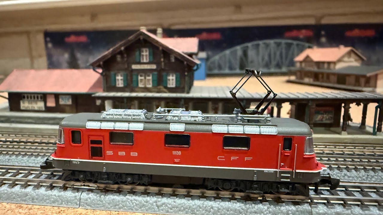 Marklin 88594 SBB Re 4/4 II Electric Locomotive Test Run at z.scale ...