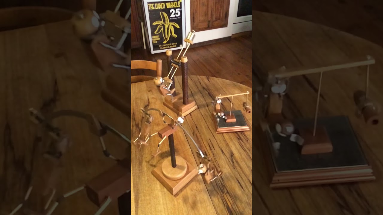 Spinning robots - YouTube