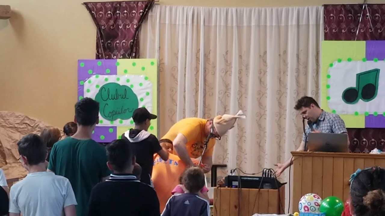Games at Kids Club Week 2 - YouTube