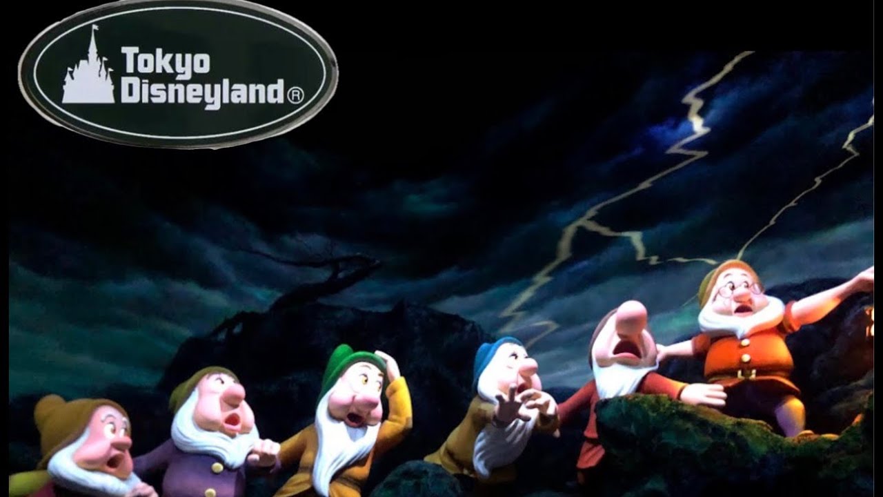 Snow White's Adventures Ride In Tokyo Disneyland POV 4K - YouTube