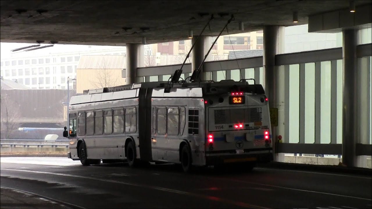 Boston T Neoplan AN460LF Changes Power Sources @ Seaport - YouTube