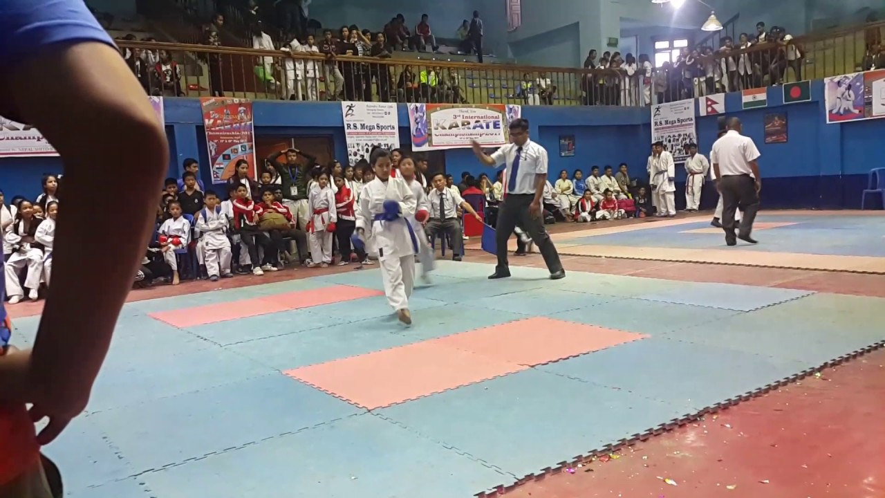 30 kg girls in 3rd international karate championship - YouTube