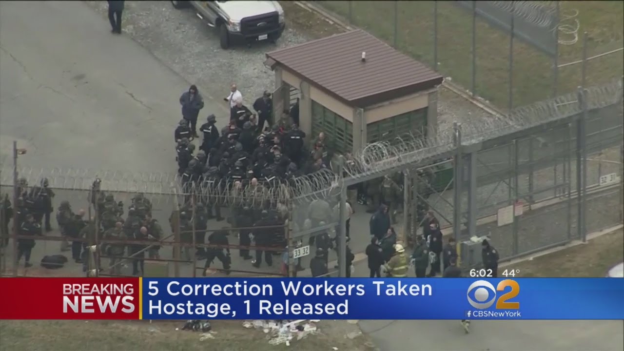 Prison Guards Held Hostage In Delaware - YouTube