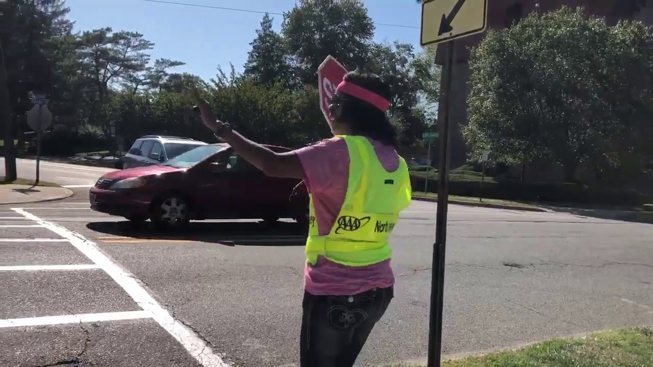 Hackensack's Dancing Crossing Guard - YouTube