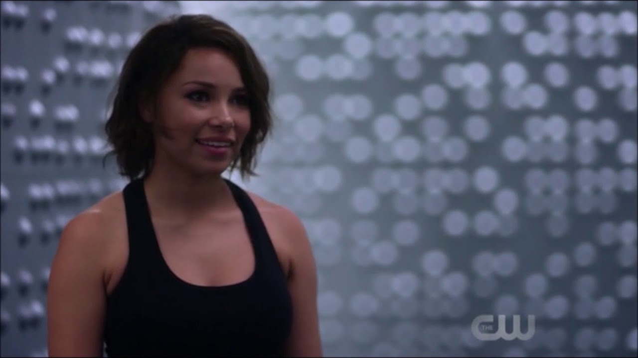 The Flash 5x01 Nora Tells Barry The TRUTH - YouTube