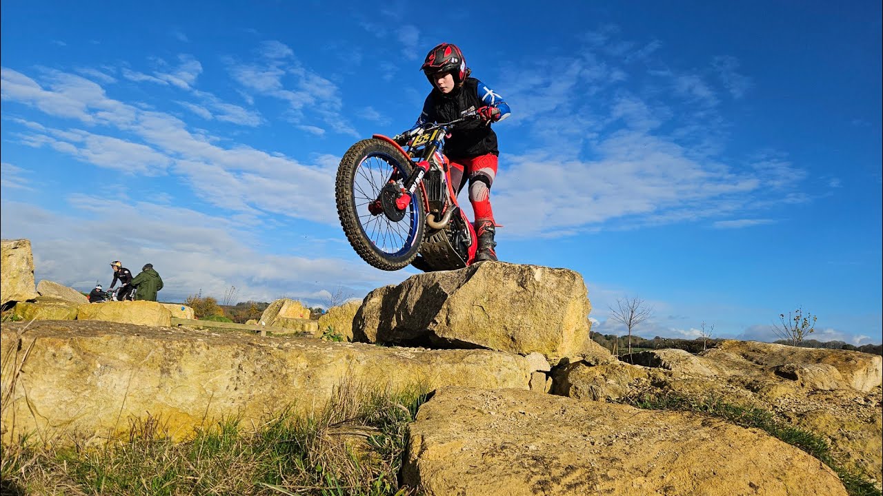 Navenby Station 17.11.24 - YouTube