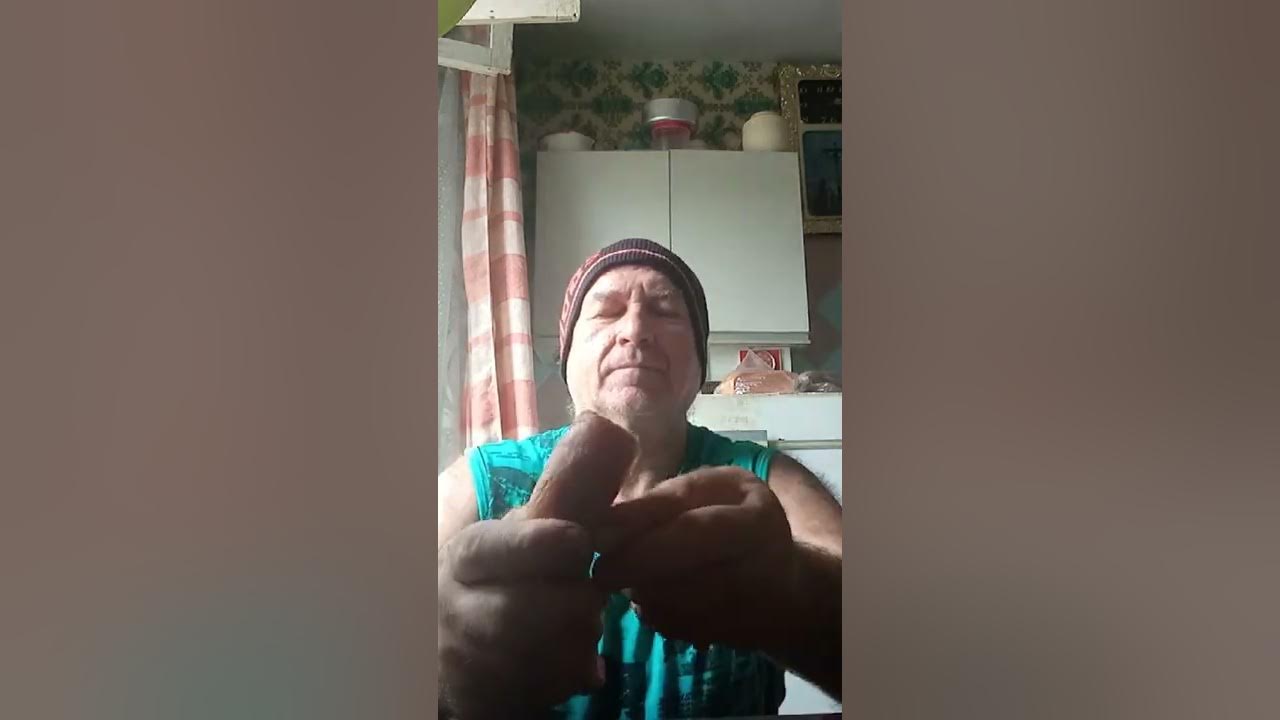 На обзор колбаса категории Б из светофора - YouTube