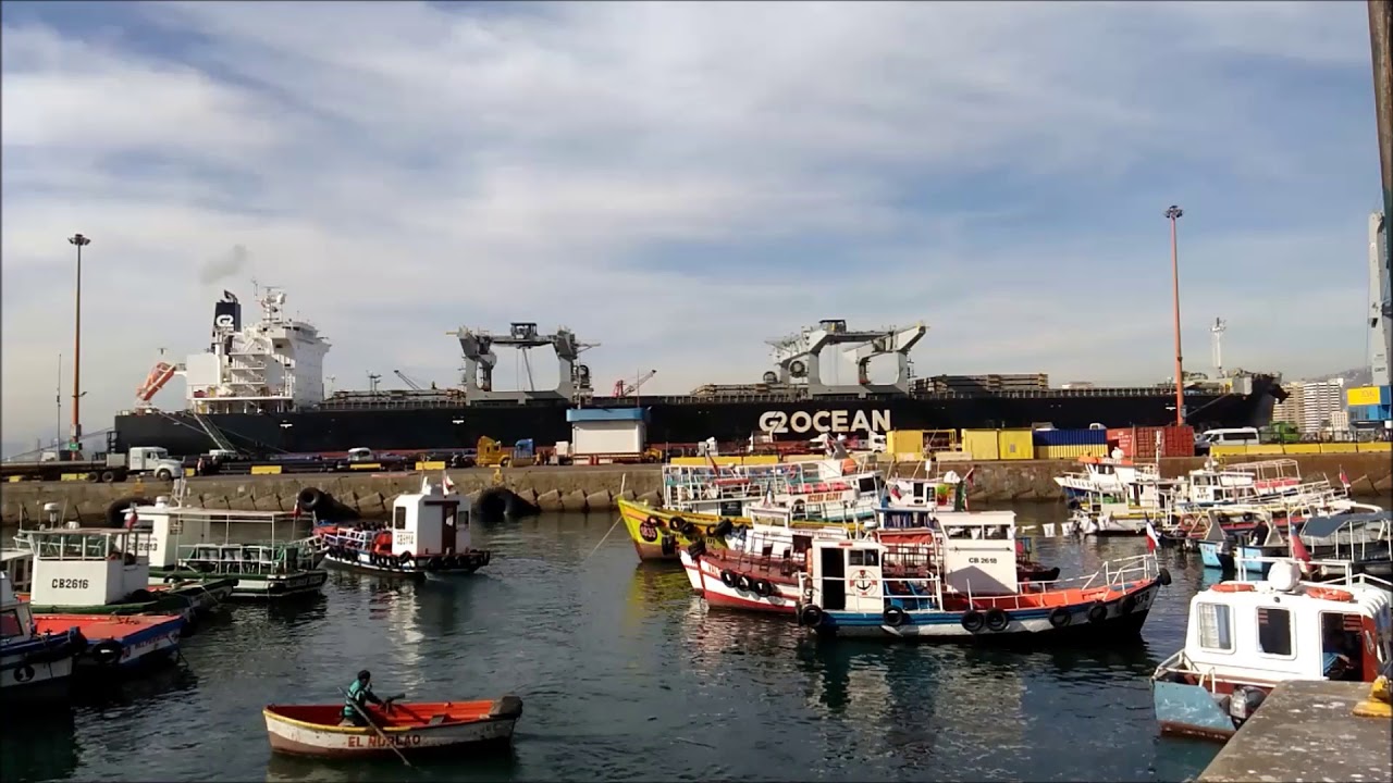 #TCVAL Buque TENCA ARROW descargando en sitio 8 - YouTube