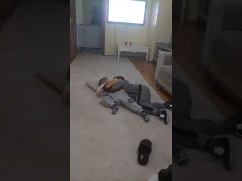 efe berat ikisi bir birne sevişiyorlar