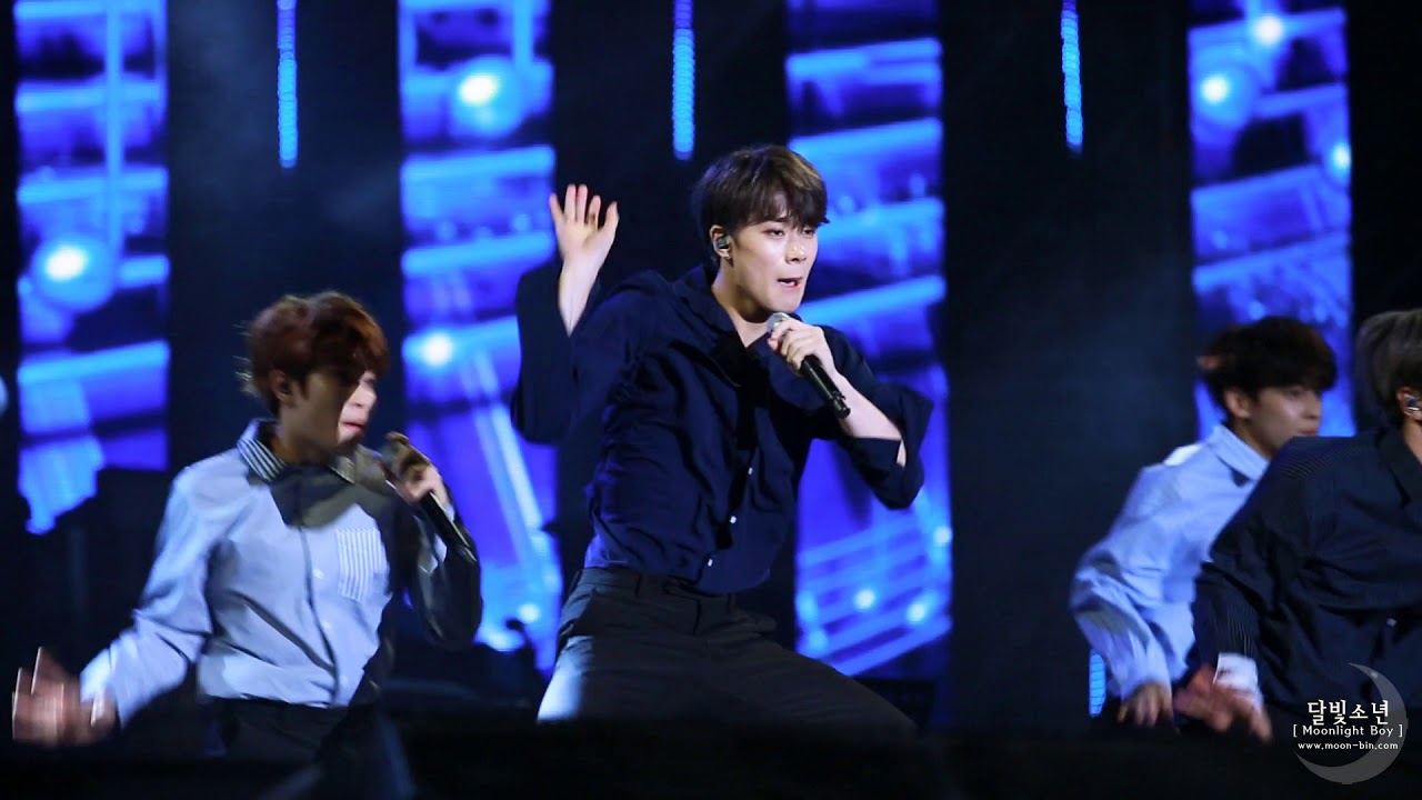 171021 판타지오 아스트로(ASTRO) 문빈(MOONBIN) - Baby @대구 한드림콘서트 - YouTube