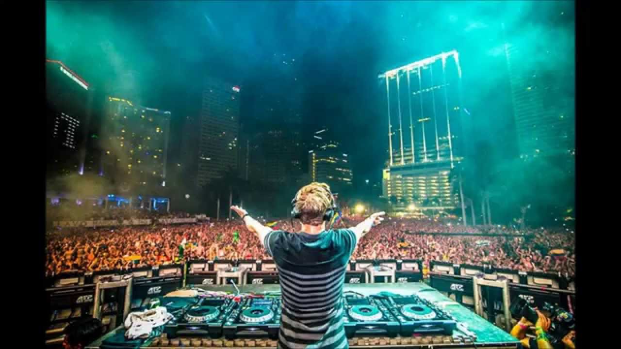 Alesso, Calvin Harris ft. Theo Hutchcraft- Under Control (Hardwell ...
