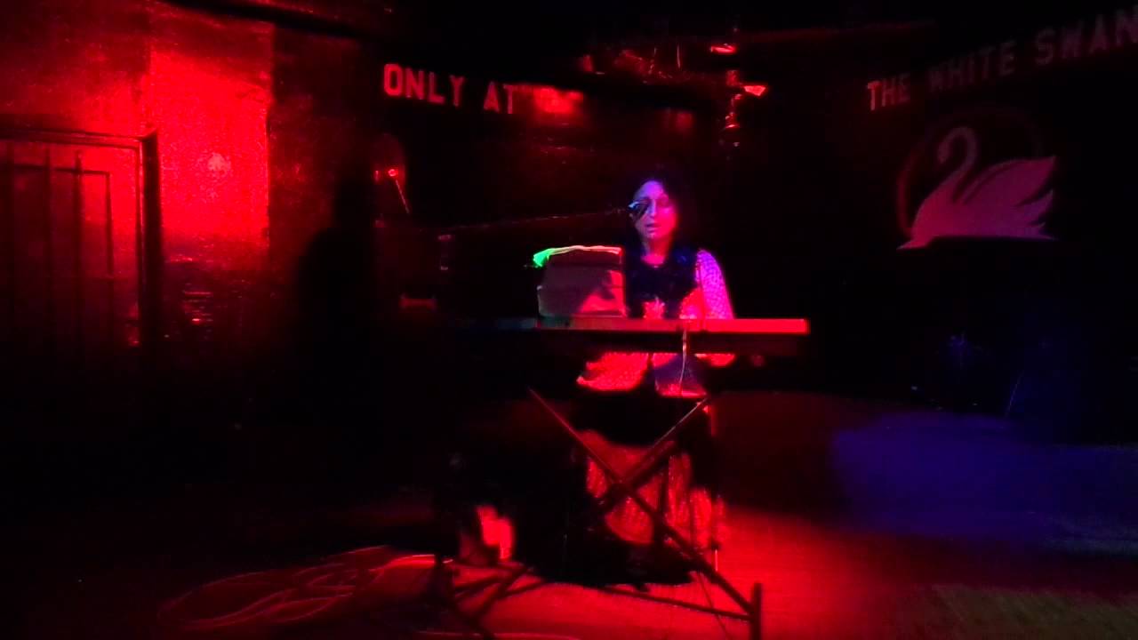 Calliope singing at White Swan live, Houston Tx - YouTube