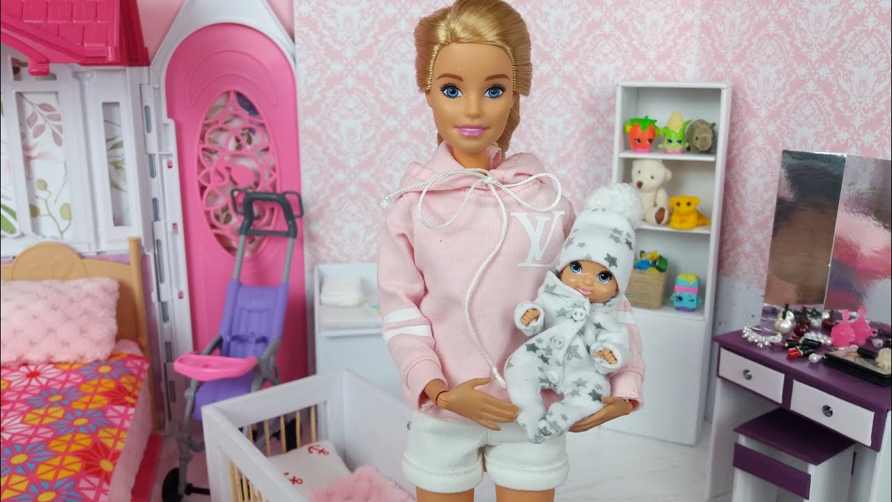 Barbie Doll Baby Morning Routine in a pink Barbie's Bedroom. Barbie ...