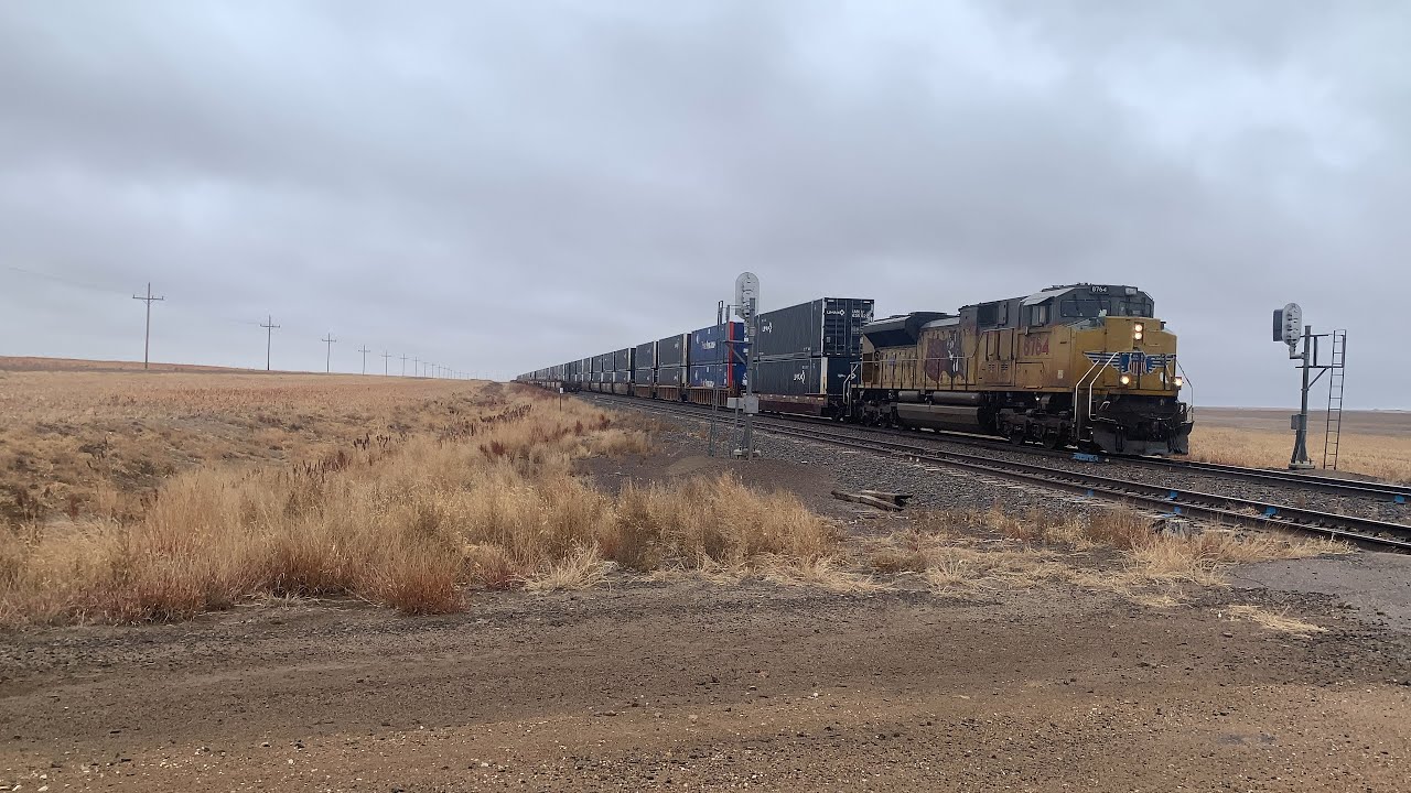 Eastbound double stack container train on the KP sub this afternoon - YouTube
