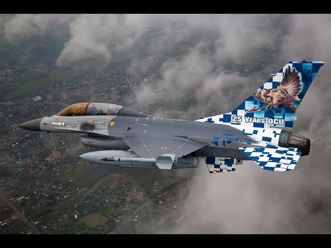 F-16 Fighter pilot passes out, jet goes into free fall - YouTube