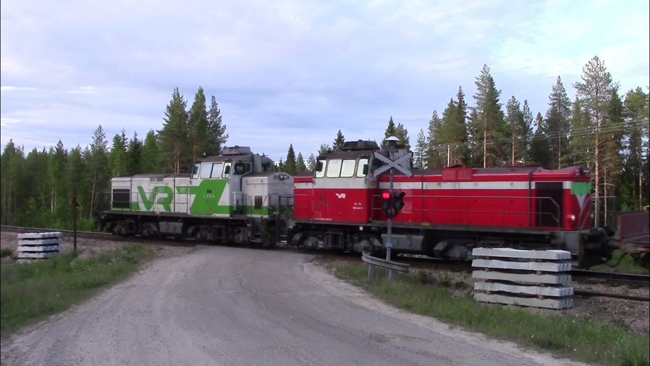 VR T 5384 passed PIHKALA (km 709+484) level crossing @ Hyrynsalmi, Finland - YouTube