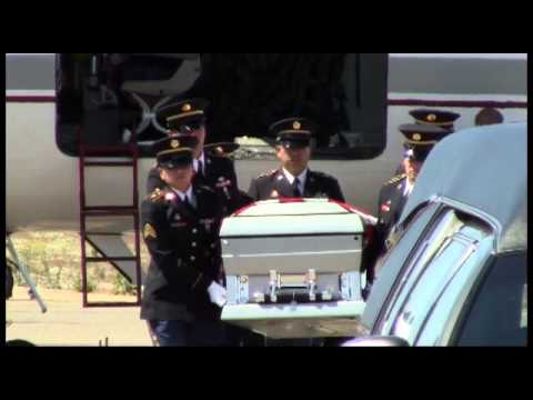 Fallen soldier returns home - YouTube