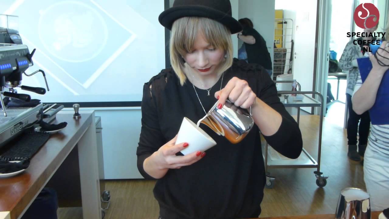 LATTE ART VOORRONDE 2013 ESTHER MAASDAM EN DANIEL BURGHARDT - YouTube