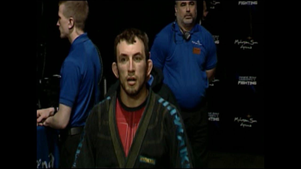 Roberto Valentin (Team Link) vs. Andrew George (Triforce MMA) - YouTube