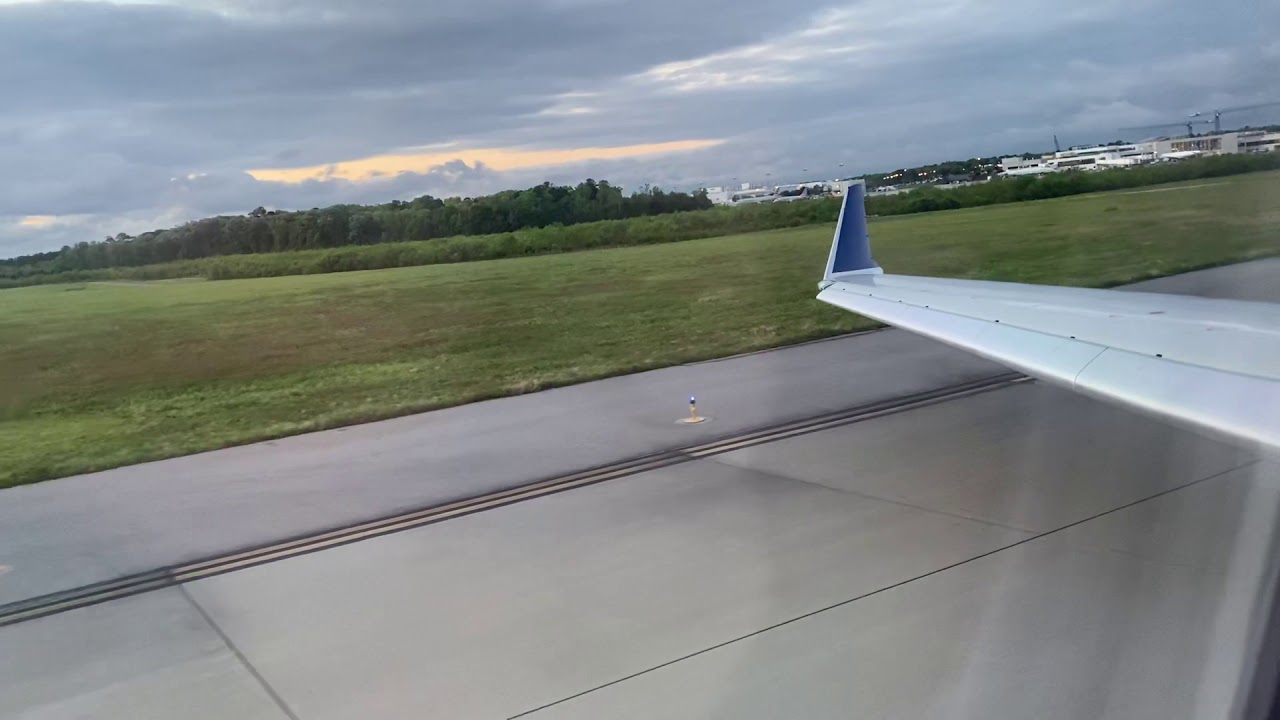 Delta Connection (SkyWest) CRJ-900 Takeoff CHS | First Class Seat 4D ...