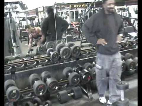 Marco Addis Train with Charles Glass at the Gold's gym 4 arms - YouTube