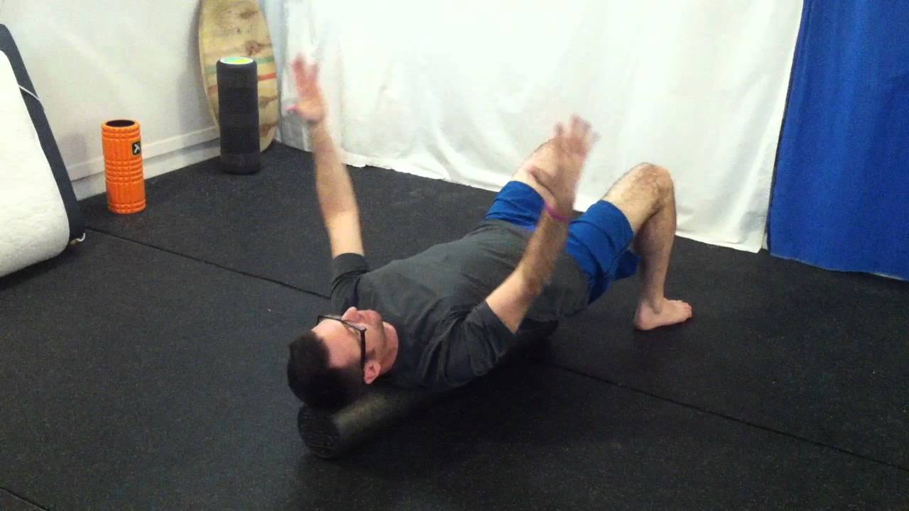 Reverse Fly on the Foam Roller - YouTube