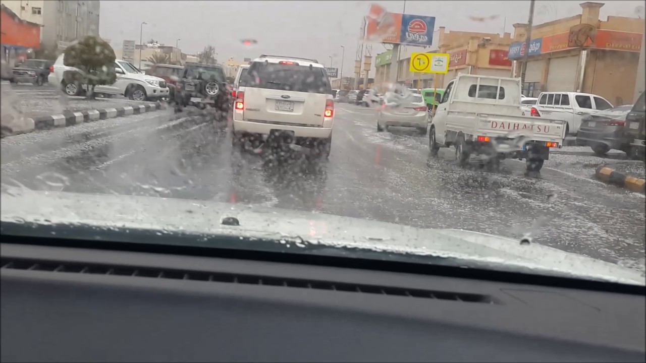 Tabuk Heavy snow fall and raining at Tabuk Saudi Arabia ثقيل تساقط ثلج ...