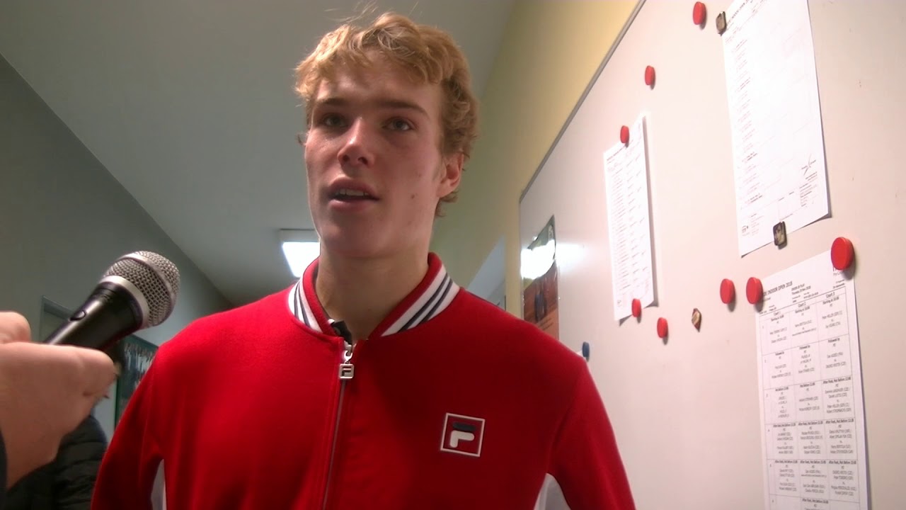 Jiří Jeníček po vítězství v 1. kole ITF Nedidé - YouTube
